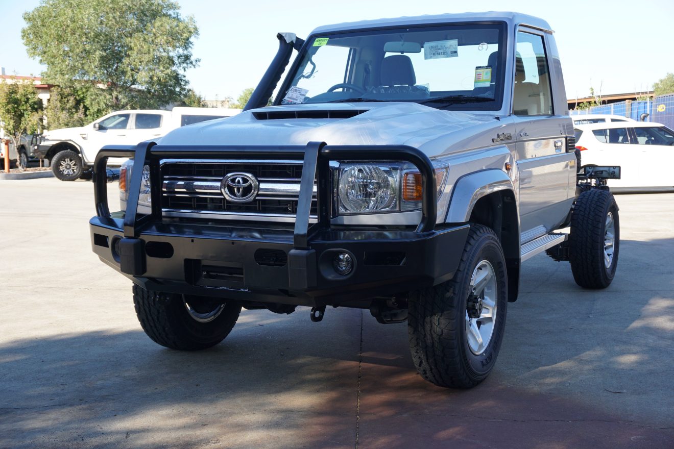 MAX Bullbar 70 series V8 Landcruiser Single Cab 09/2016 on - Everything ...